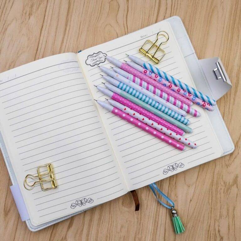 Floral Diary with Lock for Girls for Writing , with Pens and Calendar ...